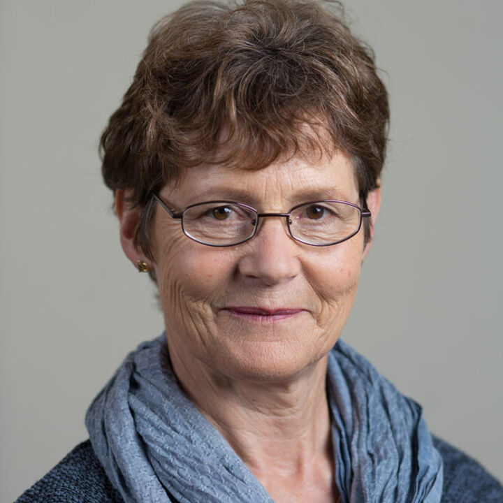 Barbara Mathis's Instagram, Twitter & Facebook on IDCrawl